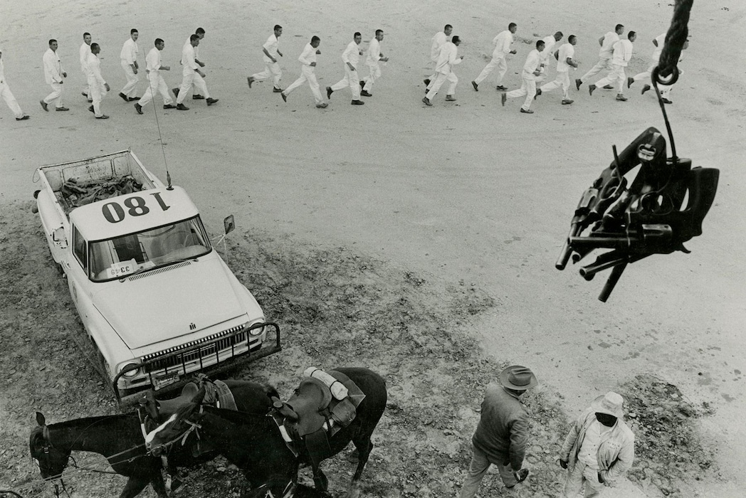 Danny Lyon’s Groundbreaking Portrait of American Crime and Punishment ...