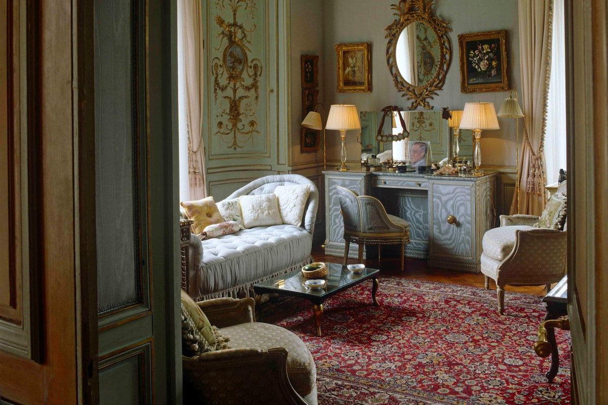 Extraordinary Interiors: Inside the Blue Bedroom of the Duchess of ...