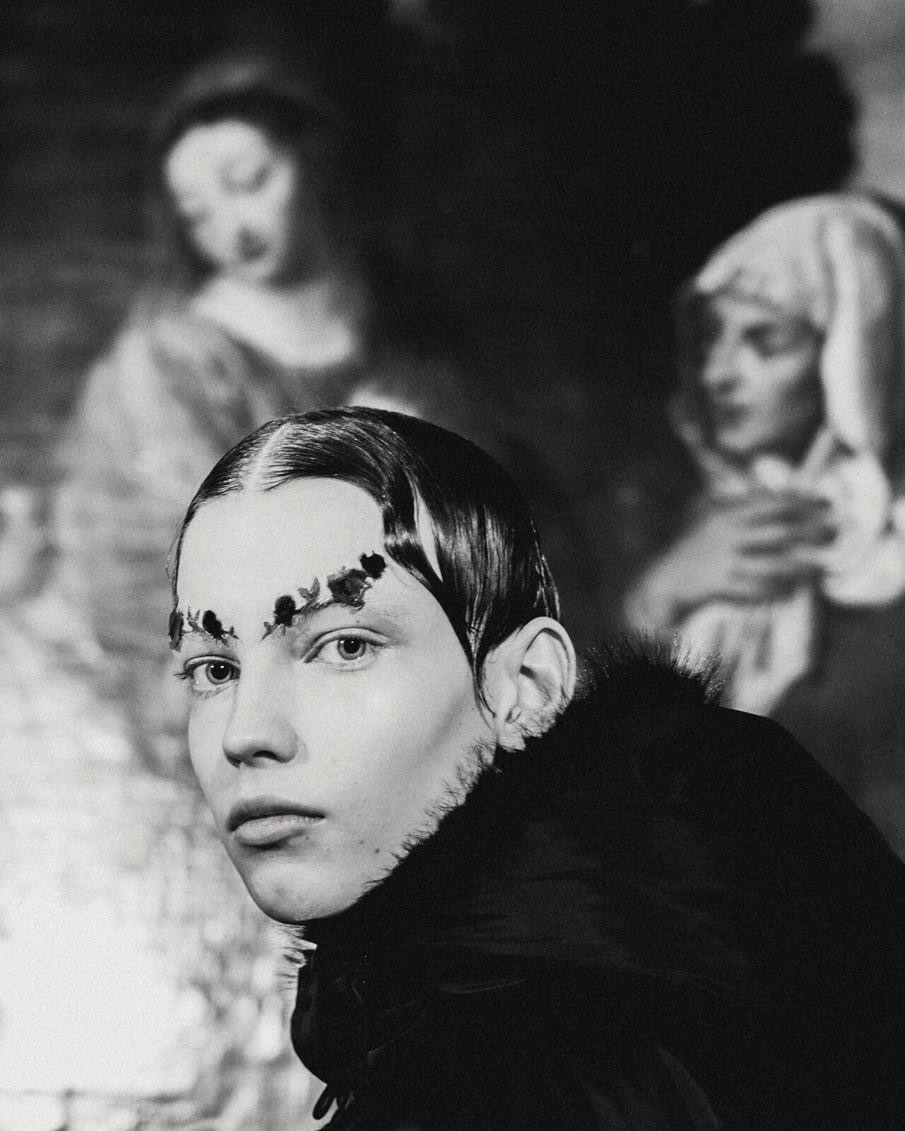 In Pictures: Simone Rocha’s Breathtaking Queen Victoria-Inspired Show ...