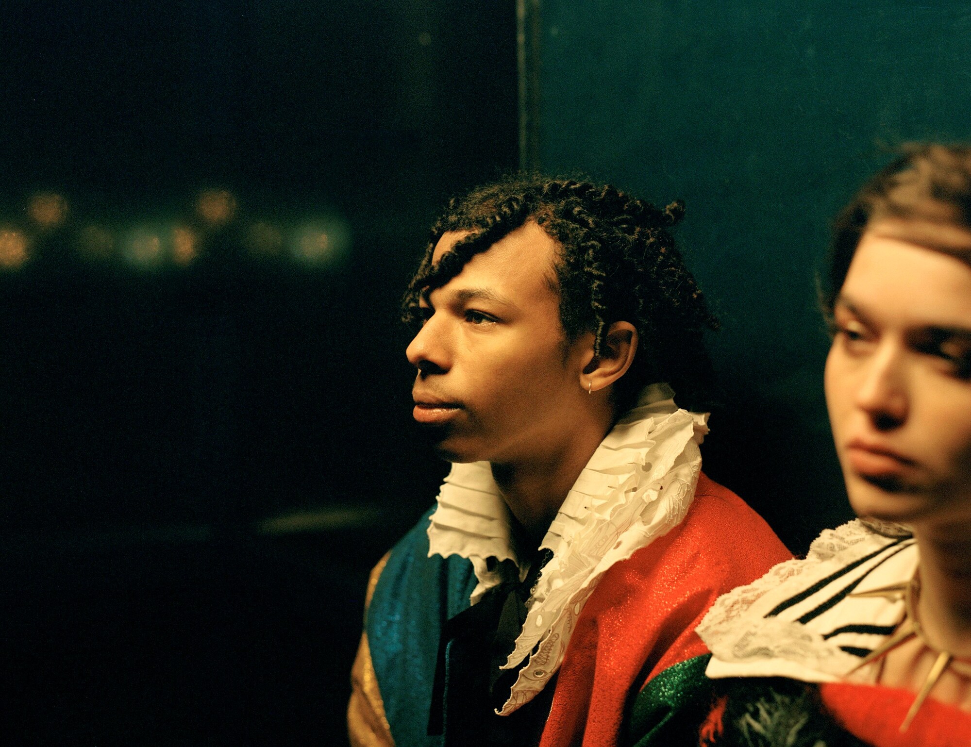 In Pictures: Sam Wright’s Uncanny Photographs of Commuters | AnOther