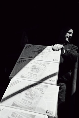 Photographs of Unsuspecting Londoners by Benjamin McMahon | AnOther