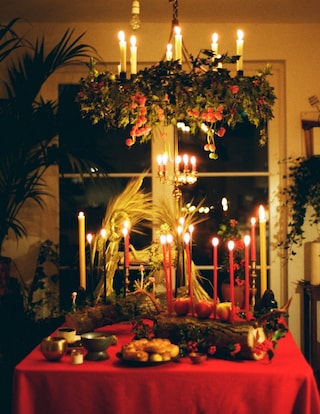 A Step-by-Step Guide to Creating a Traditional Yule Log | AnOther