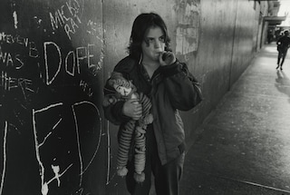 The Remarkable Story Behind Mary Ellen Mark’s Shots of Street Kid Tiny ...