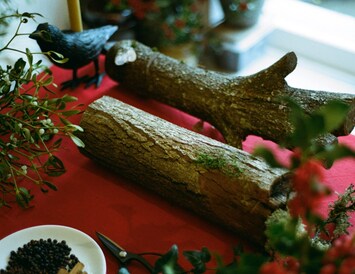A Step-by-Step Guide to Creating a Traditional Yule Log | AnOther