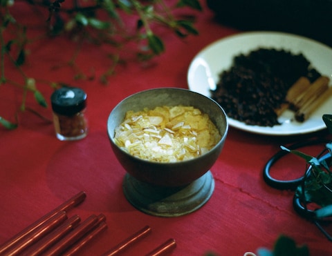 A Step-by-Step Guide to Creating a Traditional Yule Log | AnOther