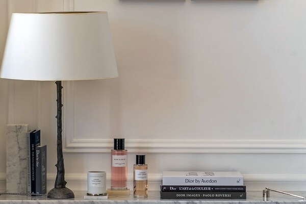 These Expertly Crafted Scents Will Make Your Home Feel “More Dior ...