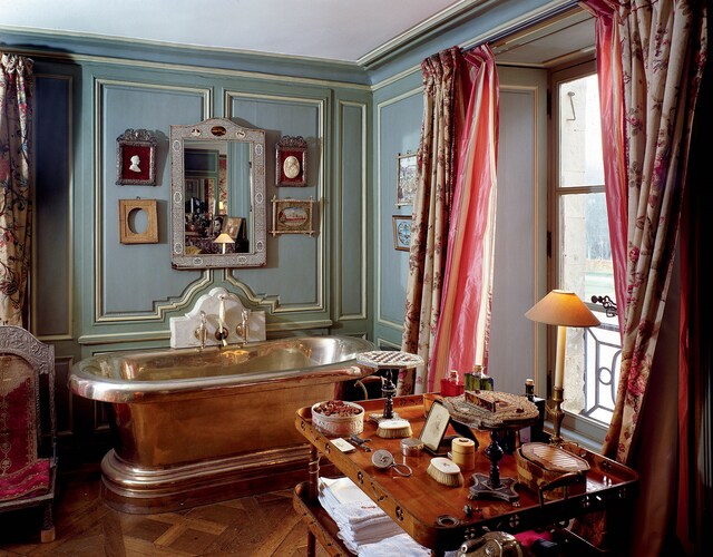 In Praise of Extremely Chic Bathrooms | AnOther