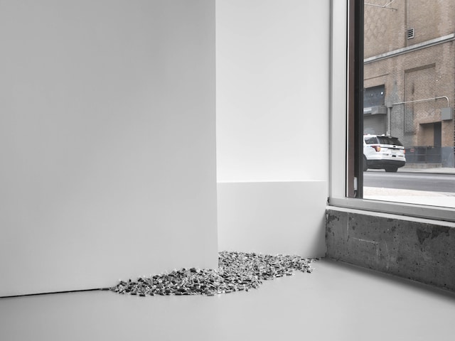 A Guide to the Pioneering Conceptual Artwork of Felix Gonzalez-Torres ...
