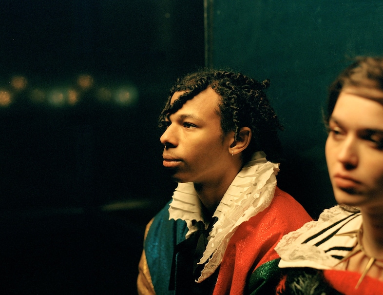 In Pictures: Sam Wright’s Uncanny Photographs of Commuters | AnOther