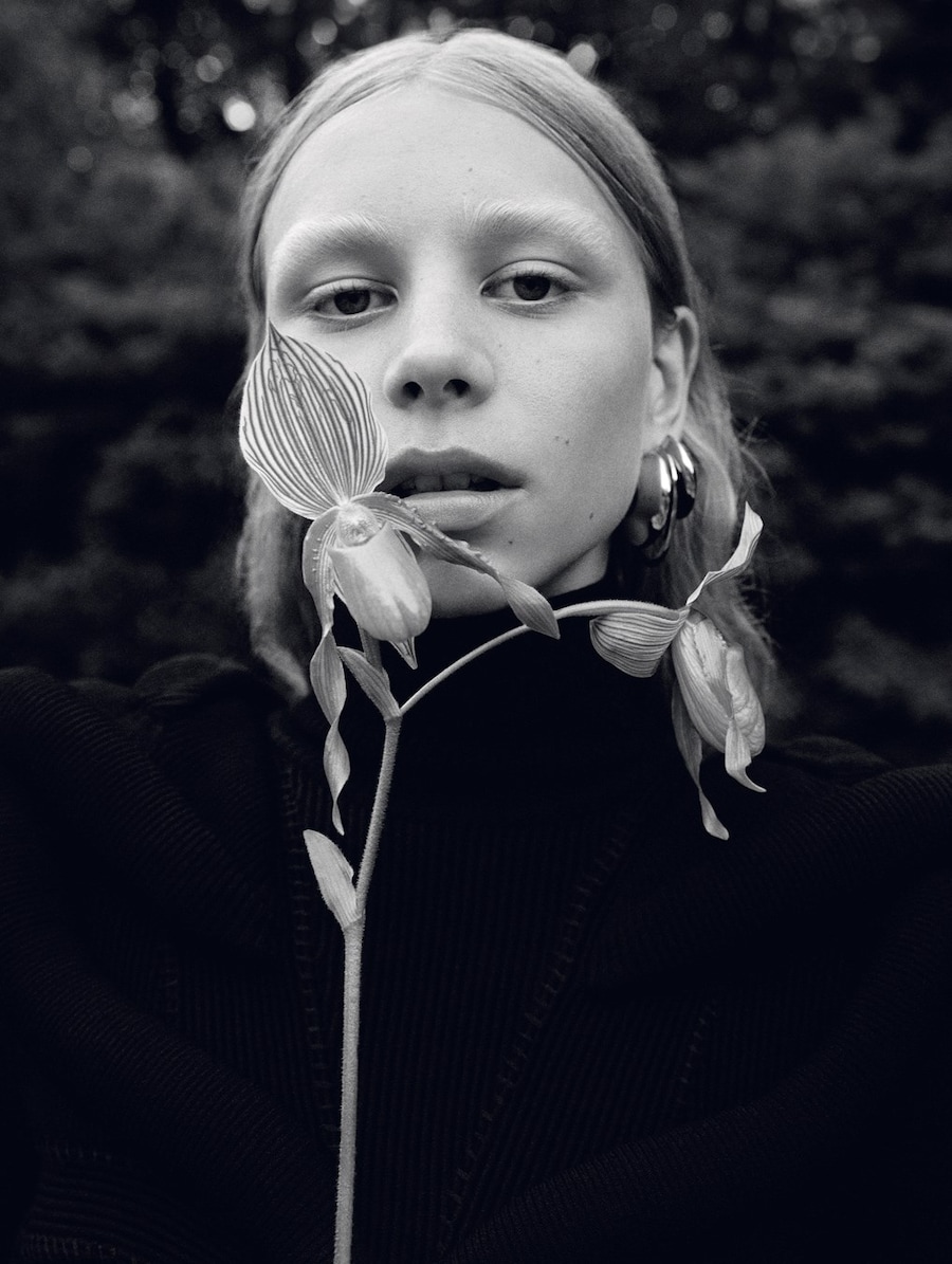 Capturing Sarah Burton’s Alexander McQueen in the Great Outdoors | AnOther